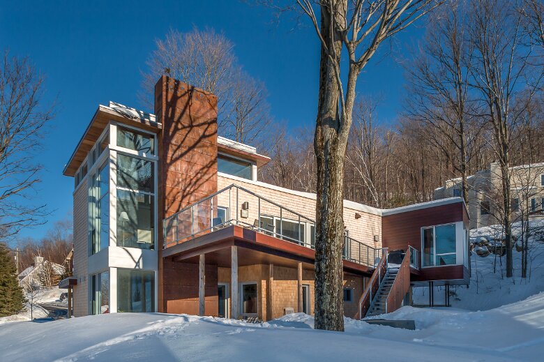 Doză de inspirație internațională de la o casă de munte din Canada ...